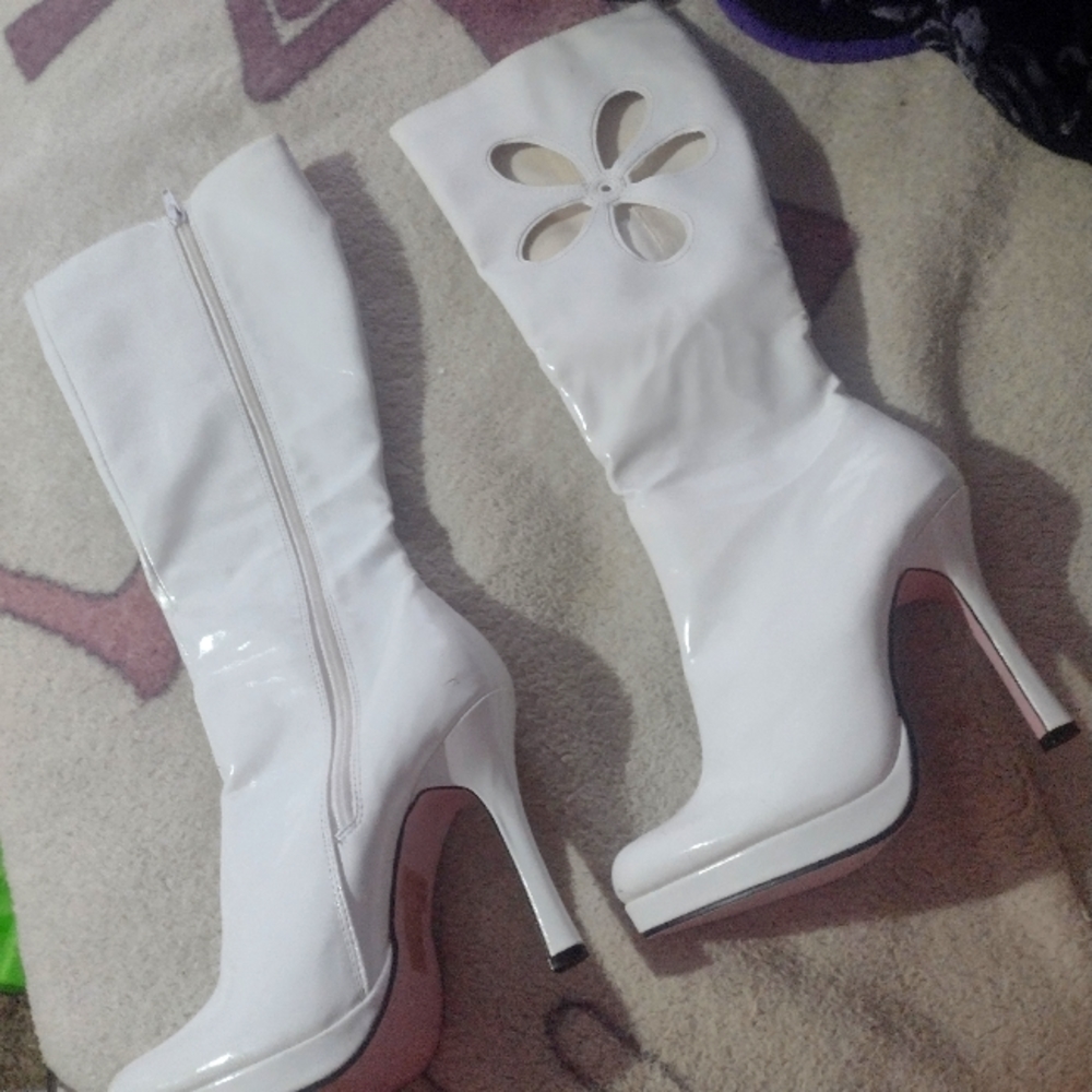 Knee High White Leather Texture Boots With Pink Botto… - Gem